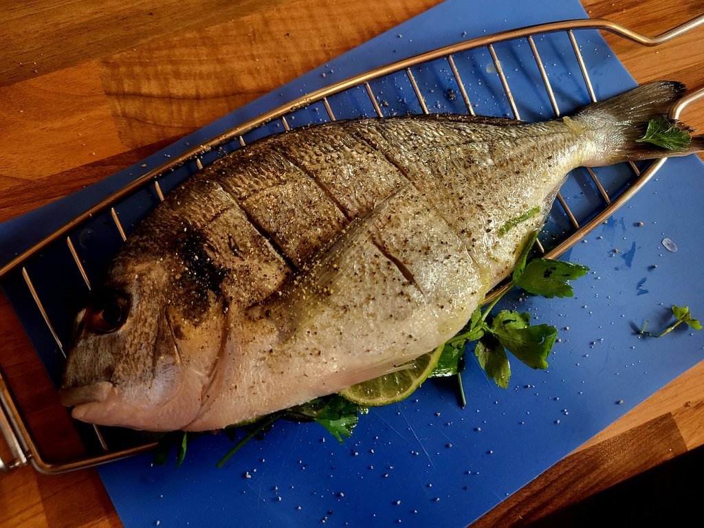 Dorade mit Grillgemüse | BBQ Piraten
